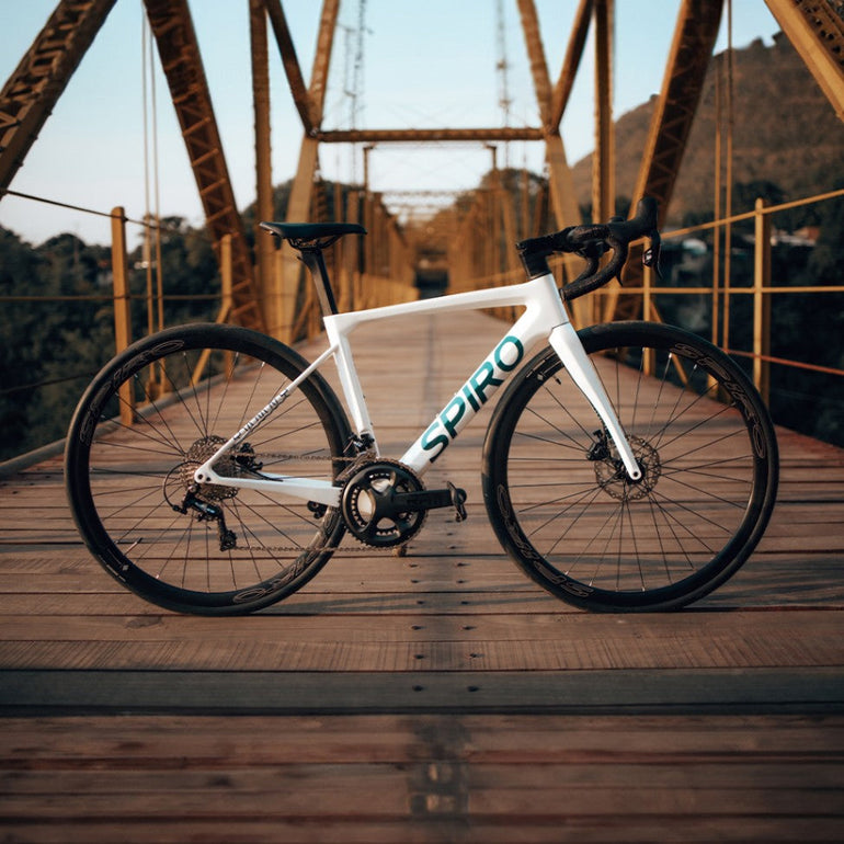 Comparación ltwoo R5 vs Shimano sora ruta – Spiro Bicycles